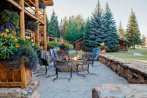 C Lazy U Ranch Hunting Lodge & Amenities